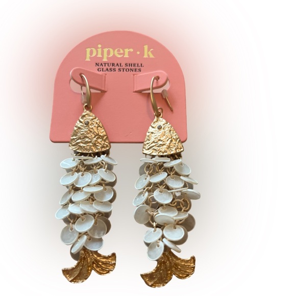 Piper K | Jewelry | Nwt Piper K Fish Earrings Natural Shell Fish Scale ...